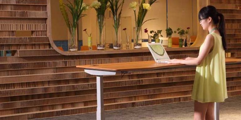 Reviews of the Best Height Adjustable Standing Desks 2018-2019