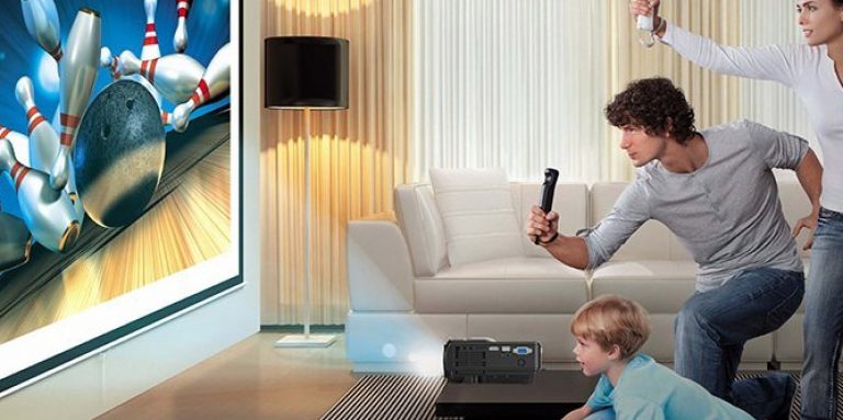 Honest Review of the Tenker Q5 Mini LED Projector - Nerd Techy