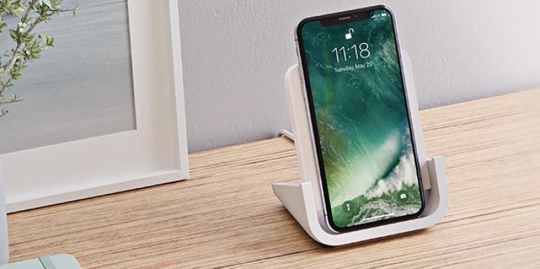 Logitech Powered iPhone Wireless Charging Stand Review - Nerd Techy