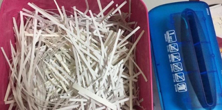 Guide to the Best Portable Manual Hand Shredder for the Office