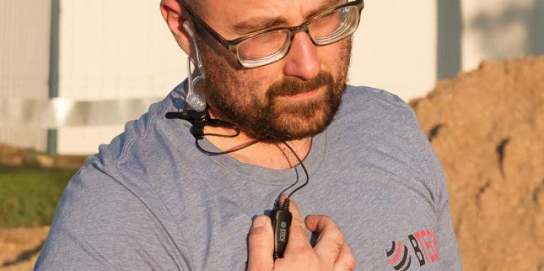 Guide to the Best Two-Way Radio Headset and Earpiece in 2023