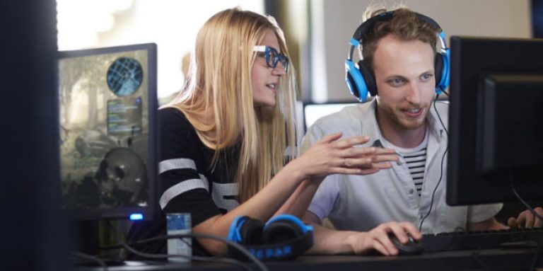 Refresh Rate (FPS) vs Frame Rate (Hz) - Compare and Contrast