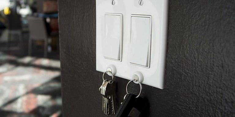 Guide to the Best Magnetic Light Switch Key Holders - Nerd Techy
