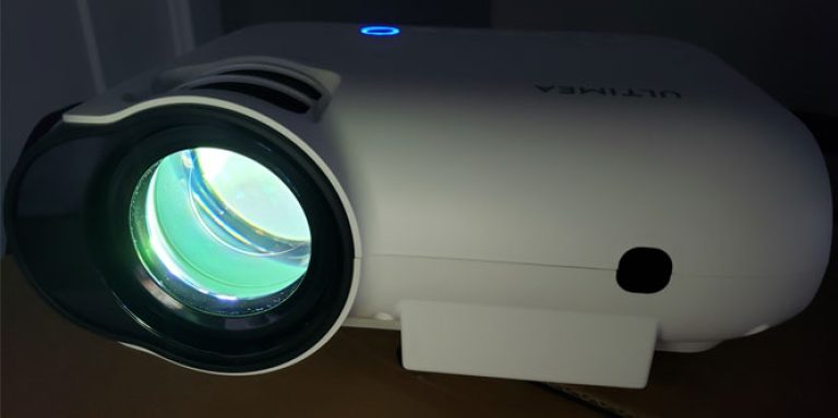 Ultimea Apollo P20 Review & Trial Run - decent projector but without WiFi