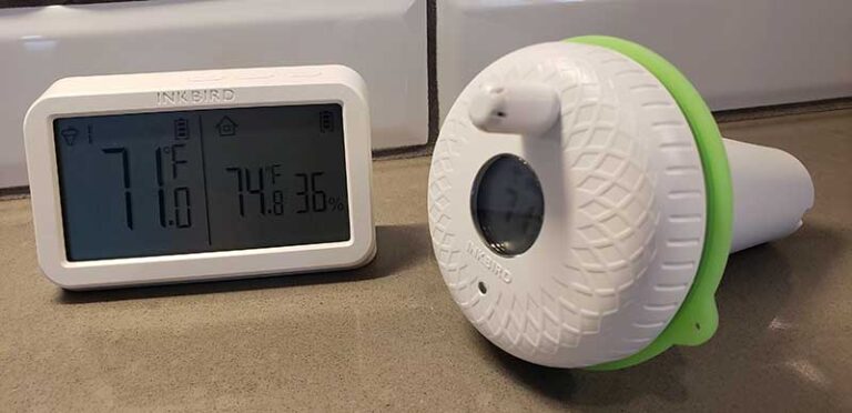 4 Best Wireless Floating Thermometers for Pools & Hot Tubs [2023 Updated]
