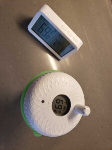4 Best Wireless Floating Thermometers for Pools & Hot Tubs [2023 Updated]