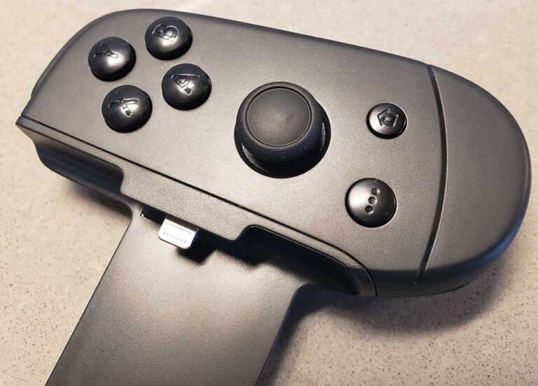 LeadJoy M1B iPhone Mobile Gaming Controller Review