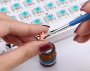 Best Lube for Keyboard Switches and Stabilizers [Guide for 2024] - Nerd ...