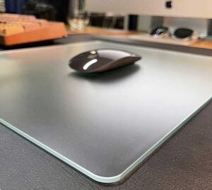 4 Best Real Glass Mouse Pads [2023 Guide] - Nerd Techy
