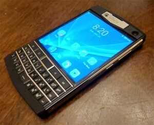 4 Best QWERTY Phones with Physical Keyboards in 2023 - Nerd Techy
