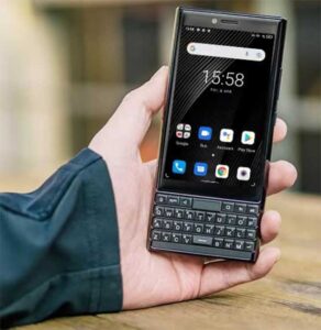 4 Best QWERTY Phones with Physical Keyboards in 2023 - Nerd Techy