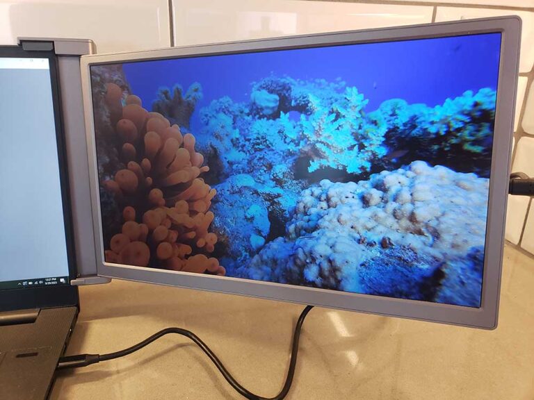 5 Best Portable Triple Monitors for Laptops [2023 Updated]