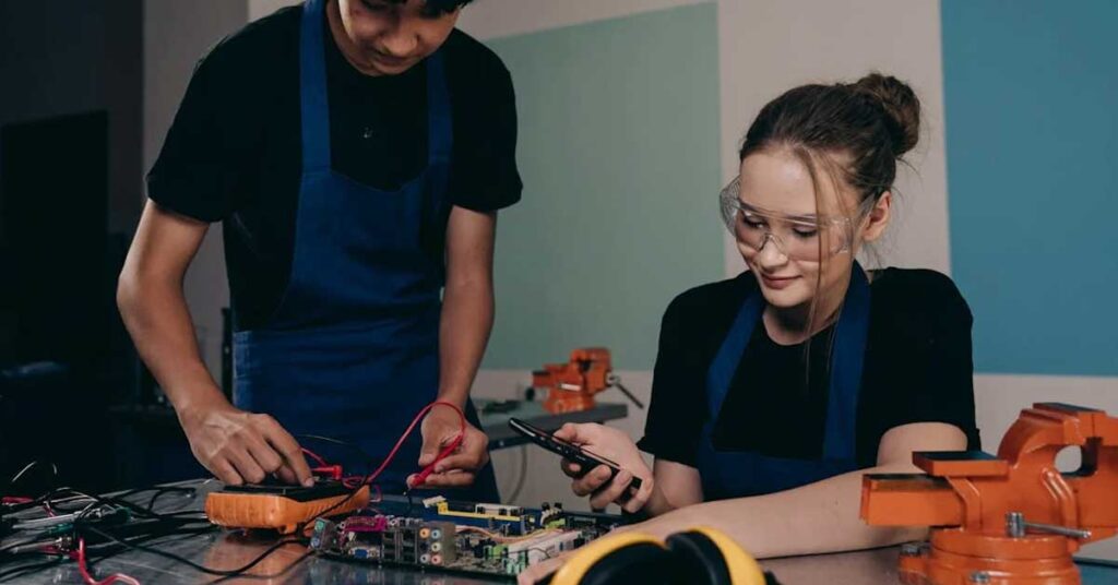 How to Properly Use a Digital Multimeter for Troubleshooting - Nerd Techy