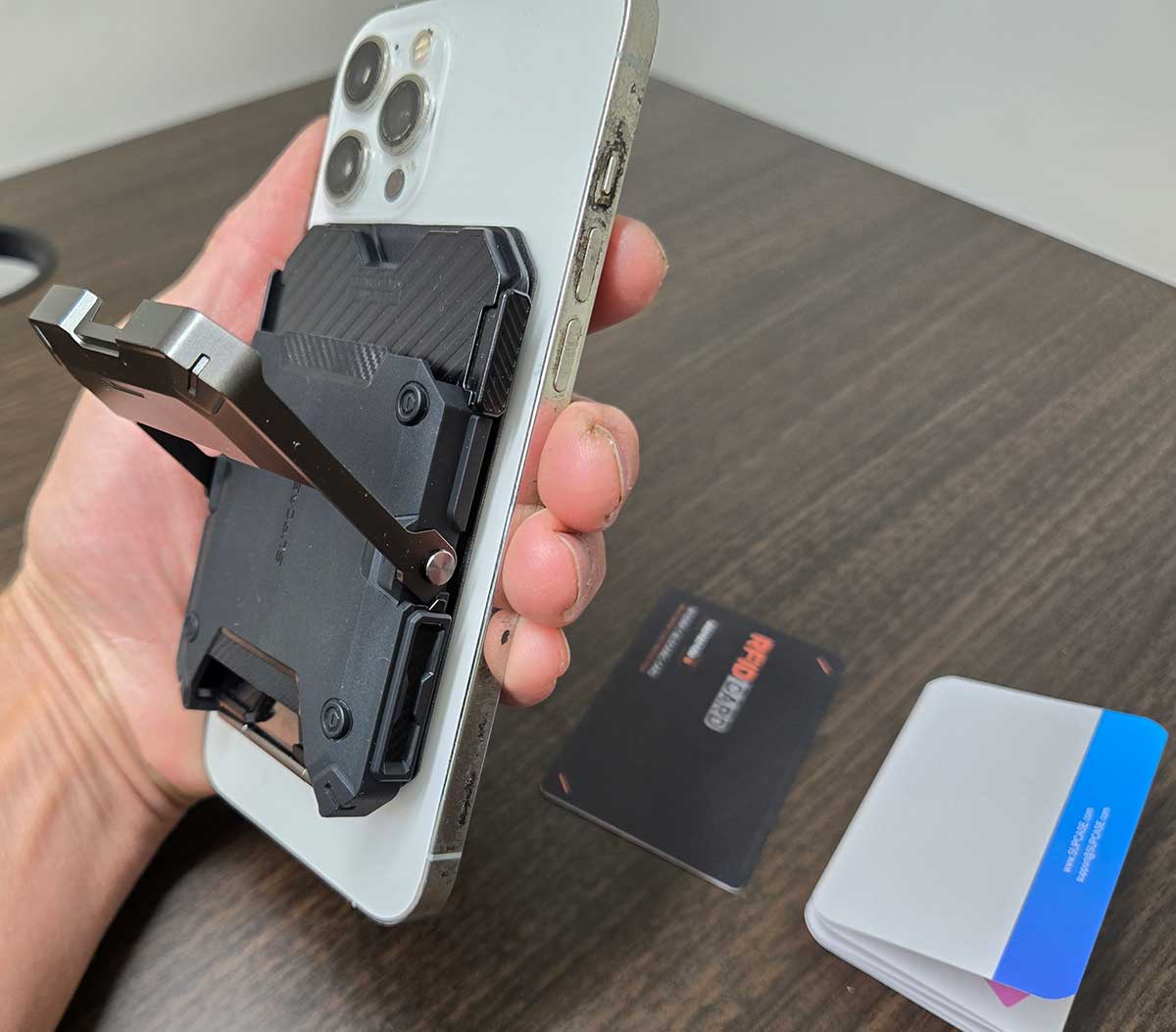 My Honest Thoughts on the SUPCASE Magflip Stand (MagSafe Wallet + Kickstand) - Nerd Techy